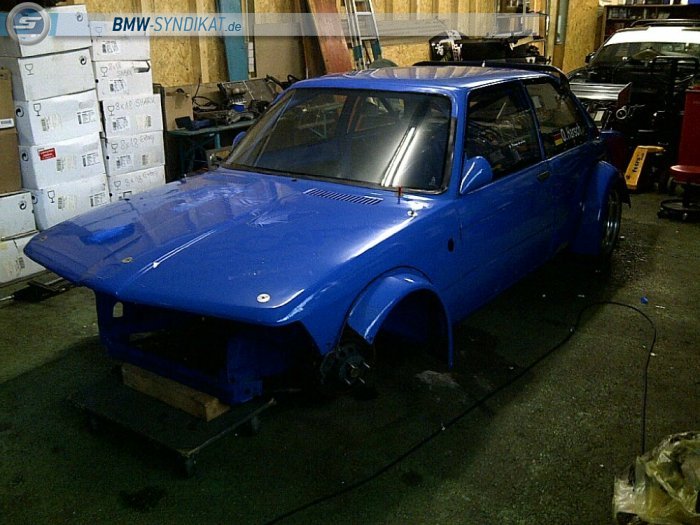 Projekt BMW E21 M3 V8: Historischer Rennwagen mit moderner Technologie ...